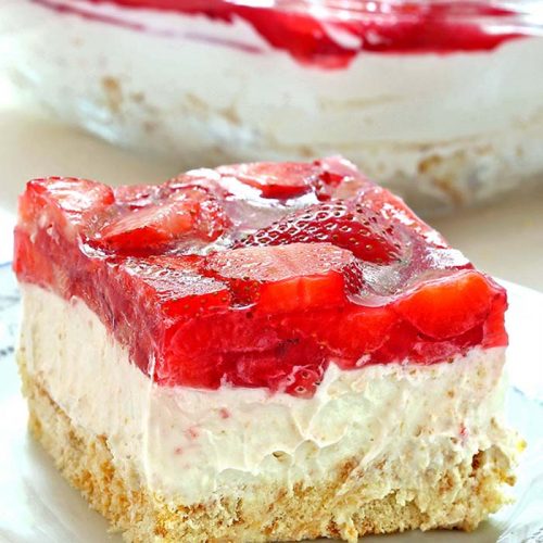 No Bake Strawberry Heaven Cake - Sugar Apron